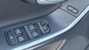 Melns Volvo XC60 2013 Rīga, ar dzinēja tilpumu 2.00 L un nobraukumu 180 tūkst. km par 11900 €, foto 9 vietnē AUTOMOTO.COM.LV