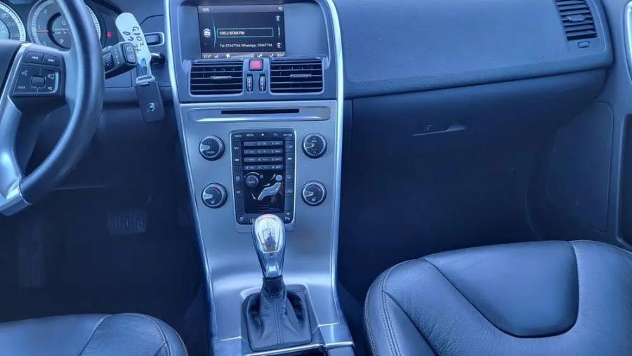 Melns Volvo XC60 2013 Rīga, ar dzinēja tilpumu 2.00 L un nobraukumu 180 tūkst. km par 11900 €, foto 13 vietnē AUTOMOTO.COM.LV