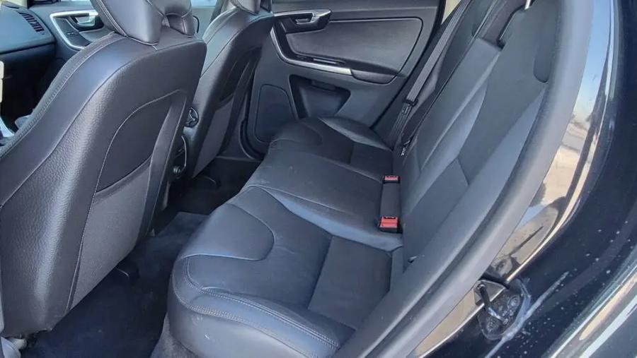 Melns Volvo XC60 2013 Rīga, ar dzinēja tilpumu 2.00 L un nobraukumu 180 tūkst. km par 11900 €, foto 19 vietnē AUTOMOTO.COM.LV