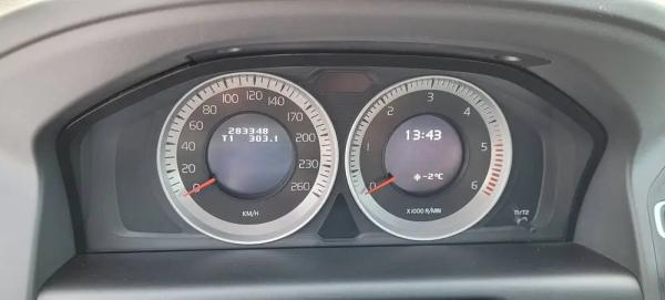 Melns Volvo XC60 2013 Rīga, ar dzinēja tilpumu 2.40 L un nobraukumu 283 tūkst. km par 11700 €, foto 8 vietnē AUTOMOTO.COM.LV