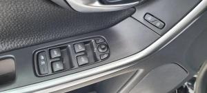 Melns Volvo XC60 2013 Rīga, ar dzinēja tilpumu 2.40 L un nobraukumu 283 tūkst. km par 11700 €, foto 24 vietnē AUTOMOTO.COM.LV