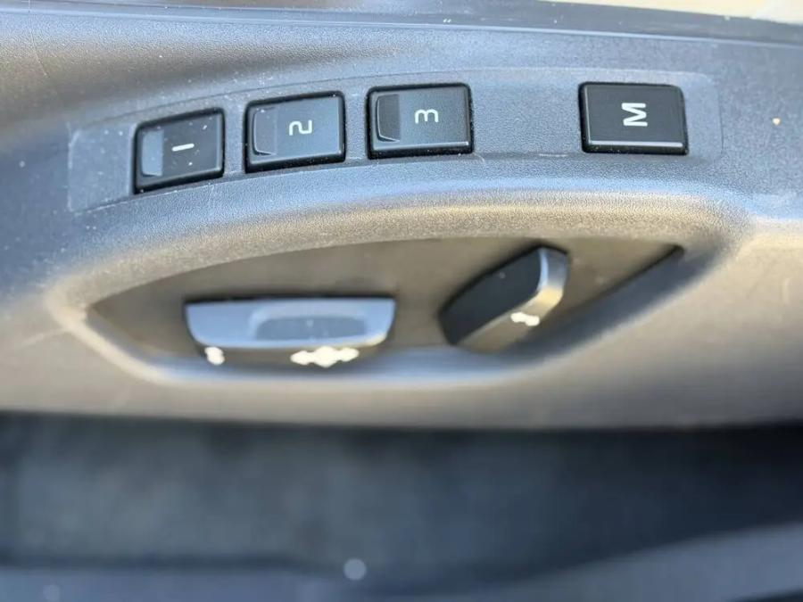 Melns Volvo XC60 2013 Rīga, ar dzinēja tilpumu 2.40 L un nobraukumu 272 tūkst. km par 9500 €, foto 9 vietnē AUTOMOTO.COM.LV