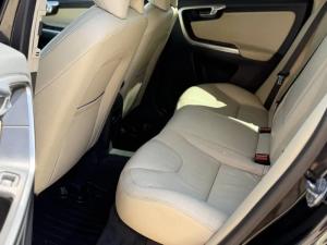 Melns Volvo XC60 2013 Rīga, ar dzinēja tilpumu 2.40 L un nobraukumu 272 tūkst. km par 9500 €, foto 14 vietnē AUTOMOTO.COM.LV