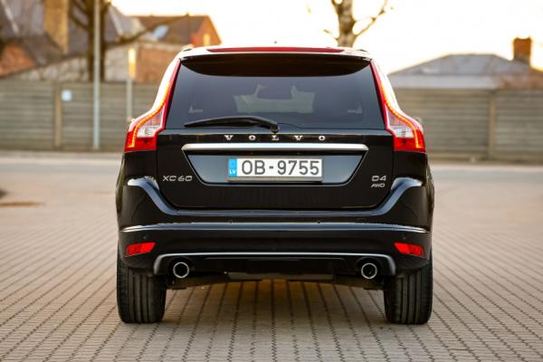 Melns Volvo XC60 2013 Rīga, ar dzinēja tilpumu 2.40 L un nobraukumu 0 tūkst. km par 14750 €, foto 6 vietnē AUTOMOTO.COM.LV