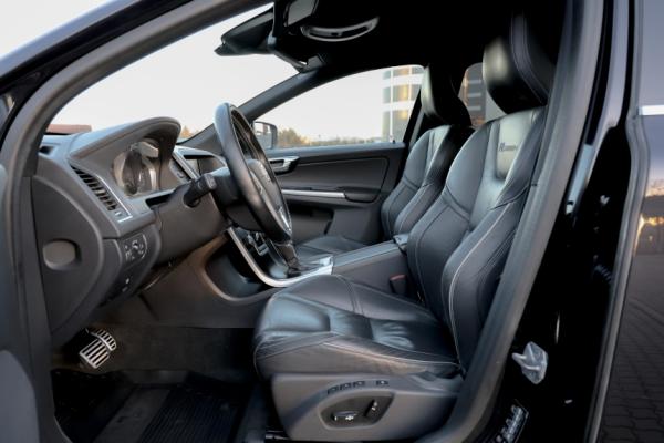 Melns Volvo XC60 2013 Rīga, ar dzinēja tilpumu 2.40 L un nobraukumu 0 tūkst. km par 14750 €, foto 10 vietnē AUTOMOTO.COM.LV