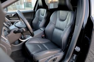 Melns Volvo XC60 2013 Rīga, ar dzinēja tilpumu 2.40 L un nobraukumu 0 tūkst. km par 14750 €, foto 12 vietnē AUTOMOTO.COM.LV