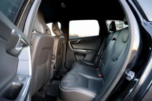 Melns Volvo XC60 2013 Rīga, ar dzinēja tilpumu 2.40 L un nobraukumu 0 tūkst. km par 14750 €, foto 13 vietnē AUTOMOTO.COM.LV