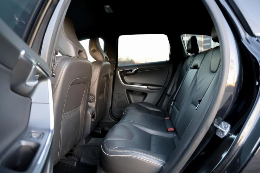 Melns Volvo XC60 2013 Rīga, ar dzinēja tilpumu 2.40 L un nobraukumu 0 tūkst. km par 14750 €, foto 13 vietnē AUTOMOTO.COM.LV