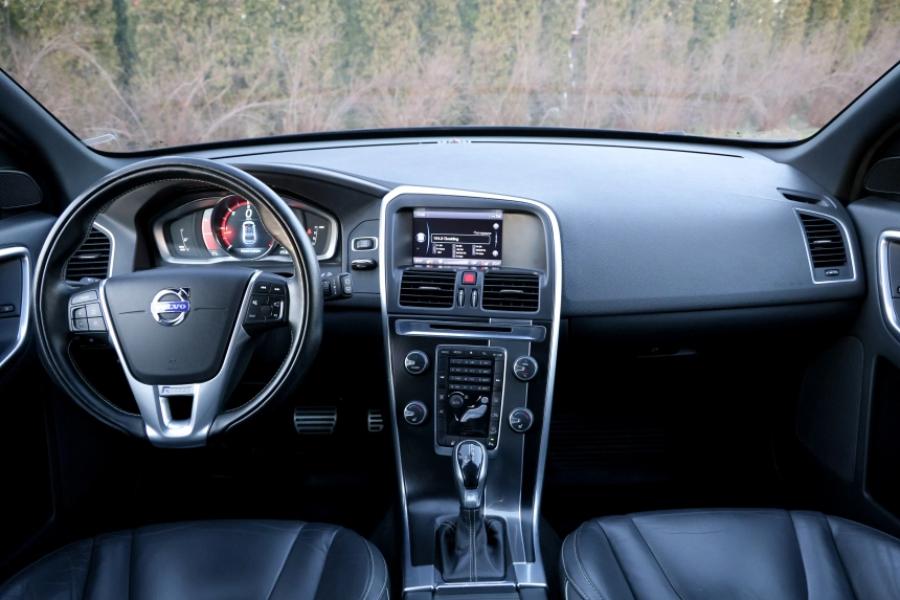 Melns Volvo XC60 2013 Rīga, ar dzinēja tilpumu 2.40 L un nobraukumu 0 tūkst. km par 14750 €, foto 17 vietnē AUTOMOTO.COM.LV