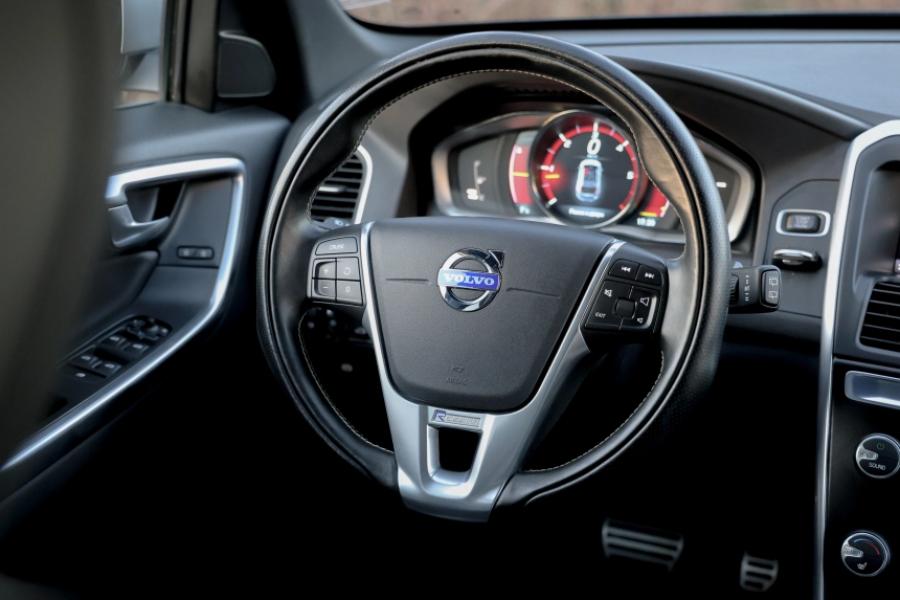 Melns Volvo XC60 2013 Rīga, ar dzinēja tilpumu 2.40 L un nobraukumu 0 tūkst. km par 14750 €, foto 19 vietnē AUTOMOTO.COM.LV