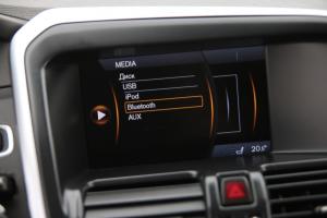 Melns Volvo XC60 2013 Rīga, ar dzinēja tilpumu 2.00 L un nobraukumu 252 tūkst. km par 9490 €, foto 5 vietnē AUTOMOTO.COM.LV