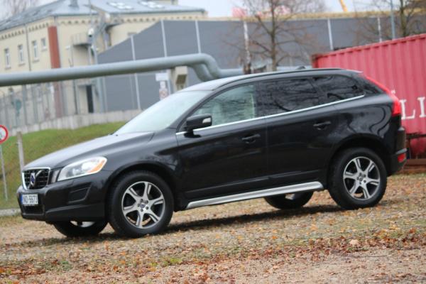 Melns Volvo XC60 2013 Rīga, ar dzinēja tilpumu 2.00 L un nobraukumu 252 tūkst. km par 9490 €, foto 9 vietnē AUTOMOTO.COM.LV