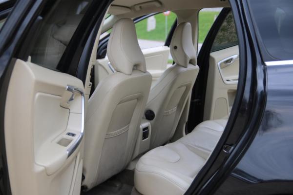 Melns Volvo XC60 2013 Rīga, ar dzinēja tilpumu 2.00 L un nobraukumu 252 tūkst. km par 9490 €, foto 10 vietnē AUTOMOTO.COM.LV