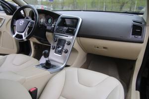 Melns Volvo XC60 2013 Rīga, ar dzinēja tilpumu 2.00 L un nobraukumu 252 tūkst. km par 9490 €, foto 17 vietnē AUTOMOTO.COM.LV