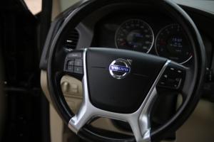 Melns Volvo XC60 2013 Rīga, ar dzinēja tilpumu 2.00 L un nobraukumu 252 tūkst. km par 9490 €, foto 21 vietnē AUTOMOTO.COM.LV