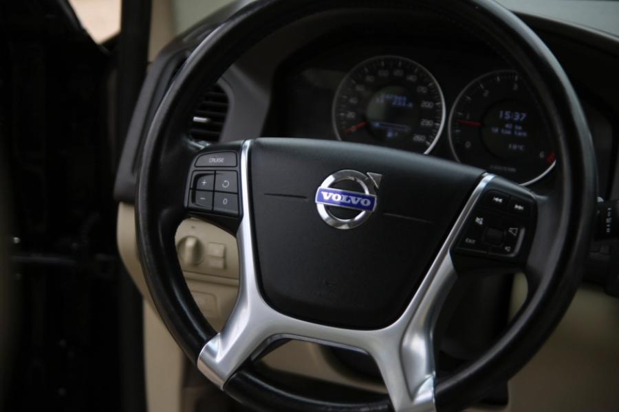Melns Volvo XC60 2013 Rīga, ar dzinēja tilpumu 2.00 L un nobraukumu 252 tūkst. km par 9490 €, foto 21 vietnē AUTOMOTO.COM.LV