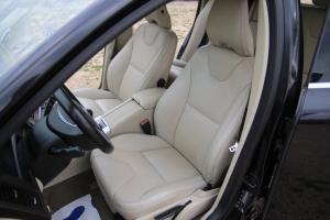 Melns Volvo XC60 2013 Rīga, ar dzinēja tilpumu 2.00 L un nobraukumu 252 tūkst. km par 9490 €, foto 24 vietnē AUTOMOTO.COM.LV