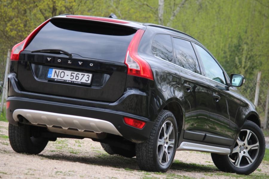 Melns Volvo XC60 2013 Rīga, ar dzinēja tilpumu 2.00 L un nobraukumu 252 tūkst. km par 9490 €, foto 29 vietnē AUTOMOTO.COM.LV