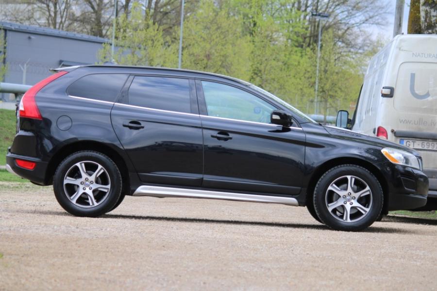 Melns Volvo XC60 2013 Rīga, ar dzinēja tilpumu 2.00 L un nobraukumu 252 tūkst. km par 9490 €, foto 33 vietnē AUTOMOTO.COM.LV