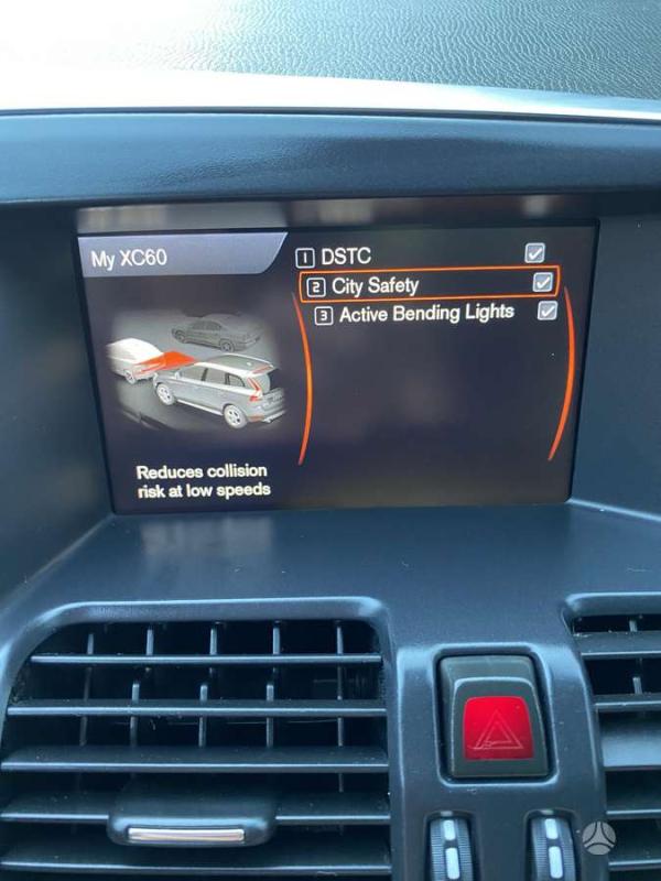 Melns Volvo XC60 2013 Klaipėda, ar dzinēja tilpumu 3.19 L un nobraukumu 240 tūkst. km par 7600 €, foto 10 vietnē AUTOMOTO.COM.LV