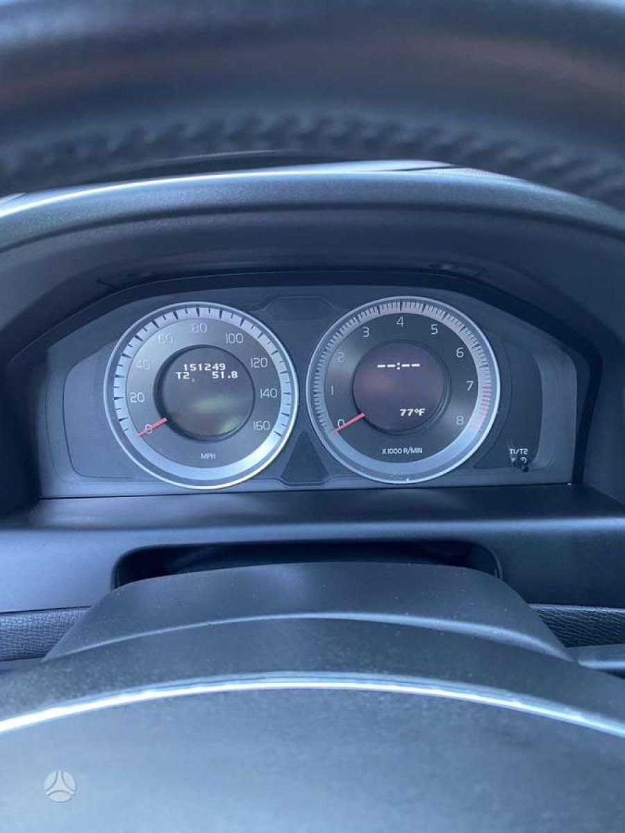 Black Volvo XC60 2013 in Klaipeda, with an engine capacity of 3.19 L and mileage of 240 thousand km for 7600 €, photo 14 on AUTOMOTO.COM.LV
