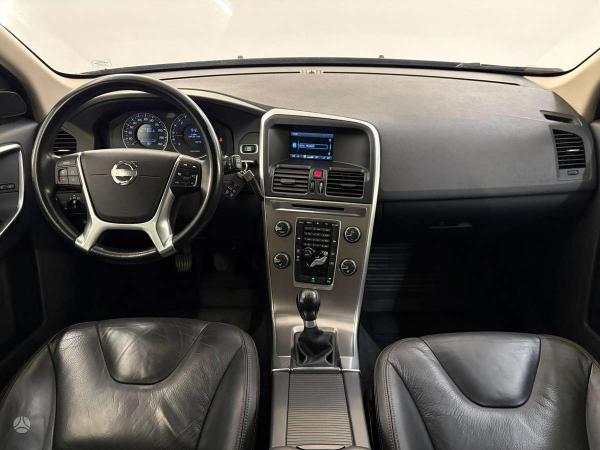 Black Volvo XC60 2013 in Marijampole, with an engine capacity of 1.98 L and mileage of 297 thousand km for 8950 €, photo 10 on AUTOMOTO.COM.LV