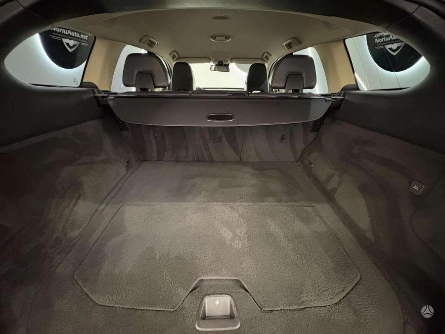 Black Volvo XC60 2013 in Marijampole, with an engine capacity of 2.40 L and mileage of 240 thousand km for 11950 €, photo 12 on AUTOMOTO.COM.LV