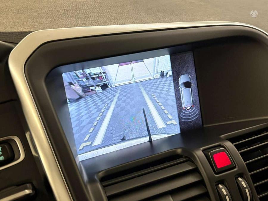 Black Volvo XC60 2013 in Marijampole, with an engine capacity of 2.40 L and mileage of 240 thousand km for 11950 €, photo 25 on AUTOMOTO.COM.LV