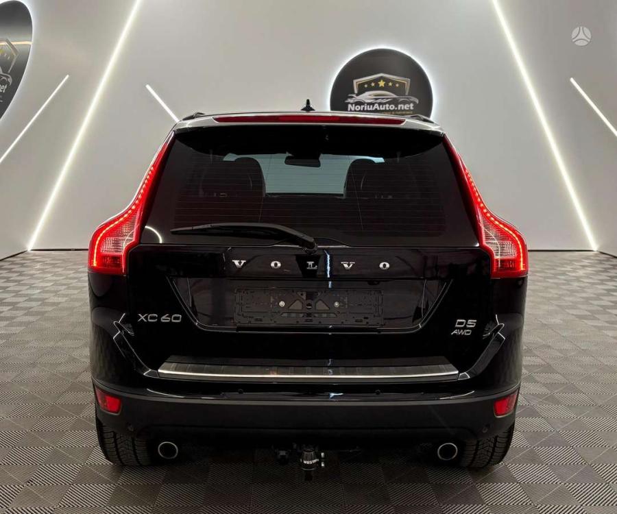 Black Volvo XC60 2013 in Marijampole, with an engine capacity of 2.40 L and mileage of 240 thousand km for 11950 €, photo 29 on AUTOMOTO.COM.LV