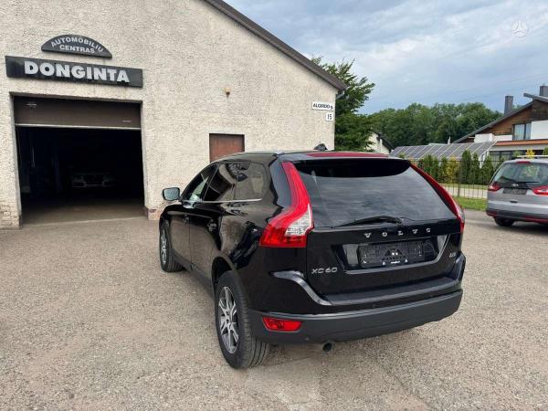 Black Volvo XC60 2013 in Jurbarkas, with an engine capacity of 1.98 L and mileage of 195 thousand km for 9950 €, photo 5 on AUTOMOTO.COM.LV