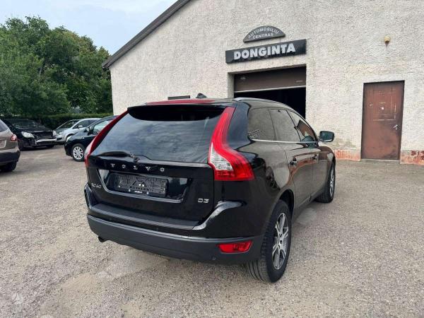 Black Volvo XC60 2013 in Jurbarkas, with an engine capacity of 1.98 L and mileage of 195 thousand km for 9950 €, photo 6 on AUTOMOTO.COM.LV