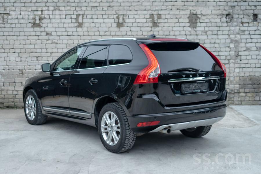 Melns Volvo XC60 2013 Liepāja, ar dzinēja tilpumu 2.00 L un nobraukumu 297 tūkst. km par 10300 €, foto 3 vietnē AUTOMOTO.COM.LV