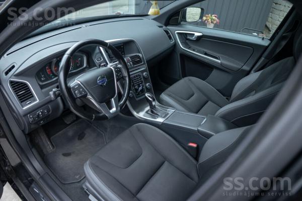 Melns Volvo XC60 2013 Liepāja, ar dzinēja tilpumu 2.00 L un nobraukumu 297 tūkst. km par 10300 €, foto 8 vietnē AUTOMOTO.COM.LV
