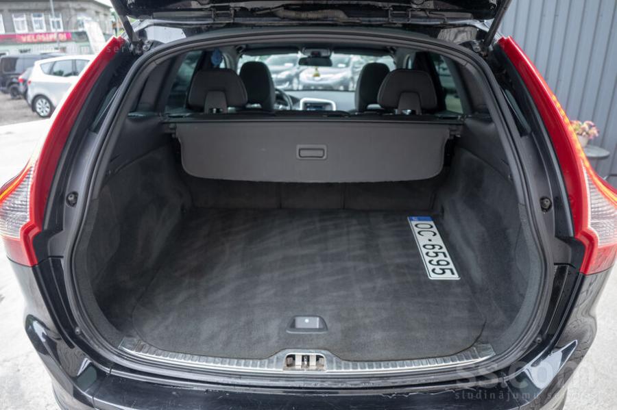 Melns Volvo XC60 2013 Liepāja, ar dzinēja tilpumu 2.00 L un nobraukumu 297 tūkst. km par 10300 €, foto 12 vietnē AUTOMOTO.COM.LV