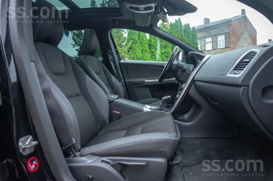 Melns Volvo XC60 2013 Liepāja, ar dzinēja tilpumu 2.00 L un nobraukumu 297 tūkst. km par 10300 €, foto 15 vietnē AUTOMOTO.COM.LV