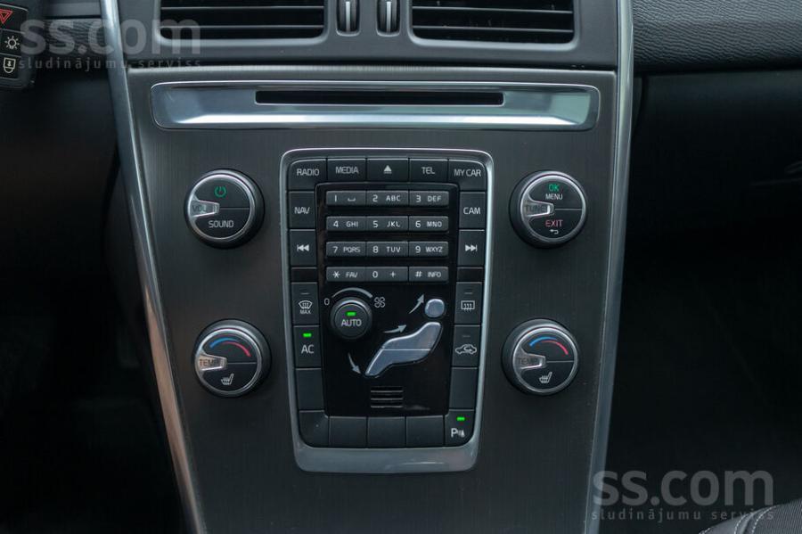 Melns Volvo XC60 2013 Liepāja, ar dzinēja tilpumu 2.00 L un nobraukumu 297 tūkst. km par 10300 €, foto 18 vietnē AUTOMOTO.COM.LV