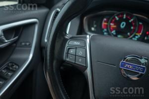 Melns Volvo XC60 2013 Liepāja, ar dzinēja tilpumu 2.00 L un nobraukumu 297 tūkst. km par 10300 €, foto 20 vietnē AUTOMOTO.COM.LV