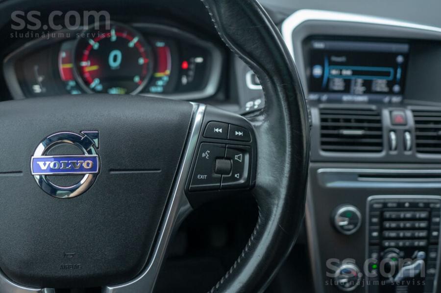 Melns Volvo XC60 2013 Liepāja, ar dzinēja tilpumu 2.00 L un nobraukumu 297 tūkst. km par 10300 €, foto 21 vietnē AUTOMOTO.COM.LV