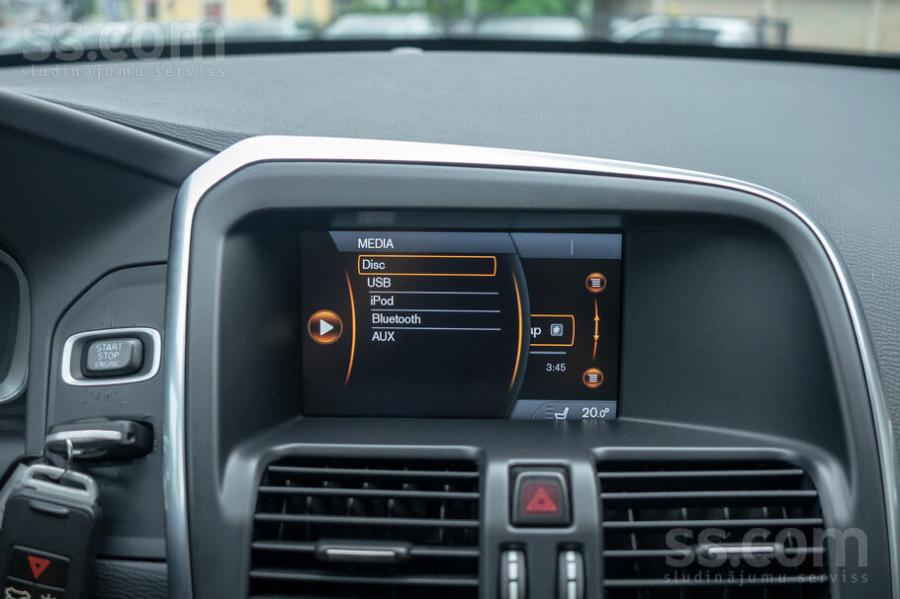 Melns Volvo XC60 2013 Liepāja, ar dzinēja tilpumu 2.00 L un nobraukumu 297 tūkst. km par 10300 €, foto 28 vietnē AUTOMOTO.COM.LV