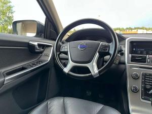 Black Volvo XC60 2013 in Vilnius, with an engine capacity of 1.98 L and mileage of 286 thousand km for 8900 €, photo 17 on AUTOMOTO.COM.LV