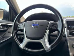Black Volvo XC60 2013 in Vilnius, with an engine capacity of 1.98 L and mileage of 286 thousand km for 8900 €, photo 18 on AUTOMOTO.COM.LV
