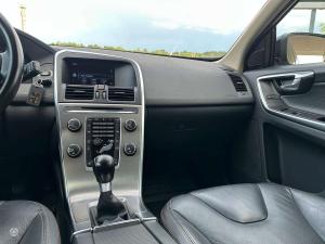 Black Volvo XC60 2013 in Vilnius, with an engine capacity of 1.98 L and mileage of 286 thousand km for 8900 €, photo 19 on AUTOMOTO.COM.LV