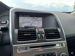 Black Volvo XC60 2013 in Vilnius, with an engine capacity of 1.98 L and mileage of 286 thousand km for 8900 €, photo 20 on AUTOMOTO.COM.LV