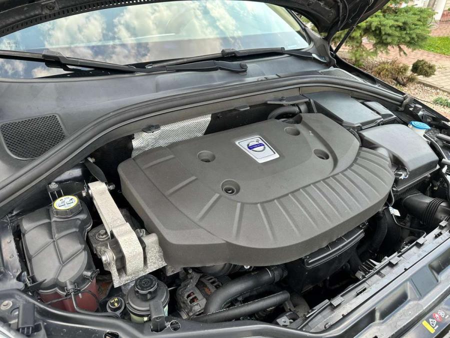 Black Volvo XC60 2013 in Vilnius, with an engine capacity of 1.98 L and mileage of 286 thousand km for 8900 €, photo 34 on AUTOMOTO.COM.LV