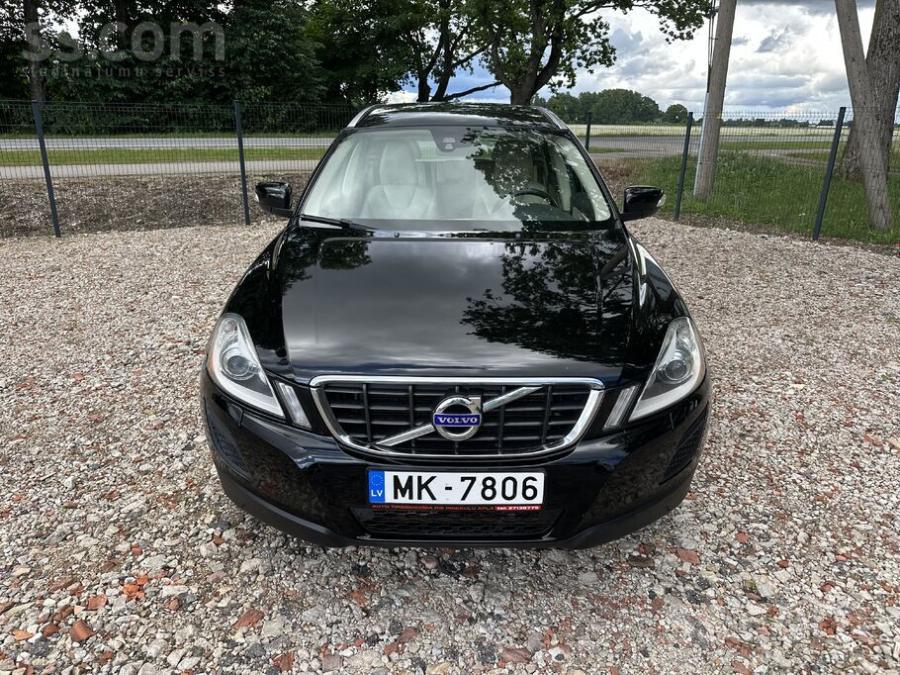 Melns Volvo XC60 2013 Cēsis, ar dzinēja tilpumu 2.00 L un nobraukumu 0 tūkst. km par 10800 €, foto 3 vietnē AUTOMOTO.COM.LV