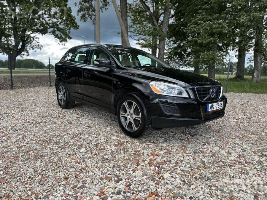 Melns Volvo XC60 2013 Cēsis, ar dzinēja tilpumu 2.00 L un nobraukumu 0 tūkst. km par 10800 €, foto 4 vietnē AUTOMOTO.COM.LV
