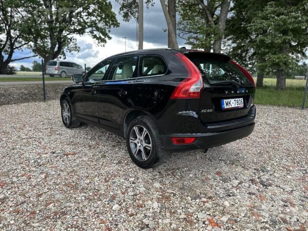 Melns Volvo XC60 2013 Cēsis, ar dzinēja tilpumu 2.00 L un nobraukumu 0 tūkst. km par 10800 €, foto 4 vietnē AUTOMOTO.COM.LV