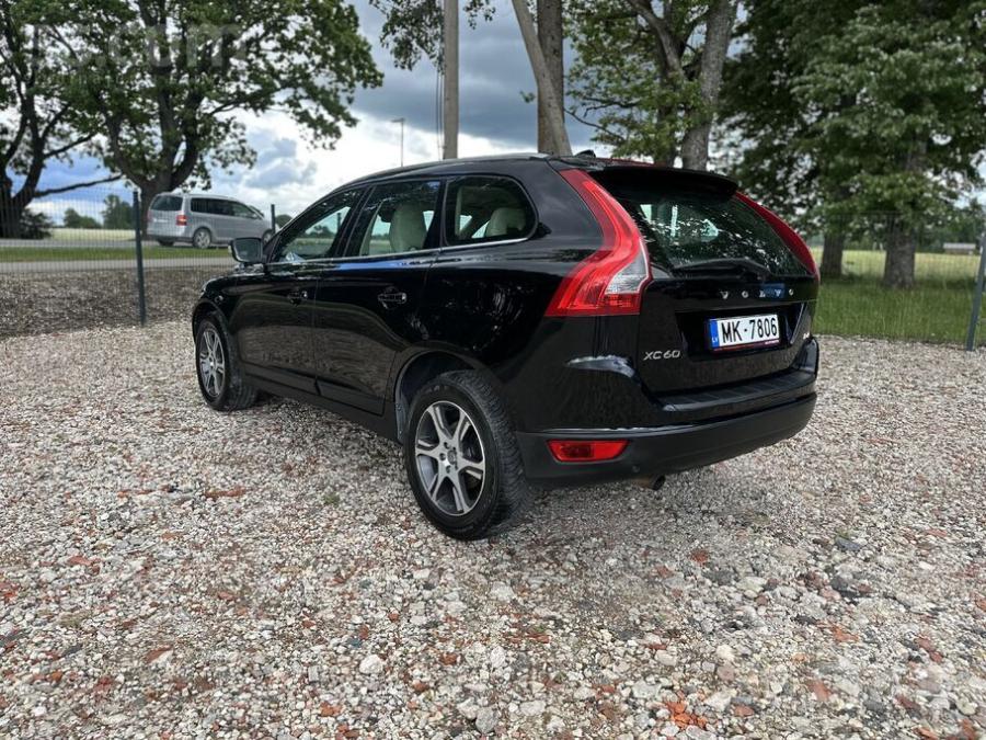 Melns Volvo XC60 2013 Cēsis, ar dzinēja tilpumu 2.00 L un nobraukumu 0 tūkst. km par 10800 €, foto 5 vietnē AUTOMOTO.COM.LV
