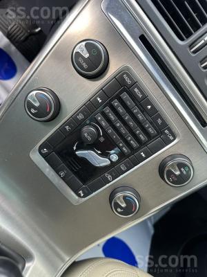 Melns Volvo XC60 2013 Cēsis, ar dzinēja tilpumu 2.00 L un nobraukumu 0 tūkst. km par 10800 €, foto 20 vietnē AUTOMOTO.COM.LV