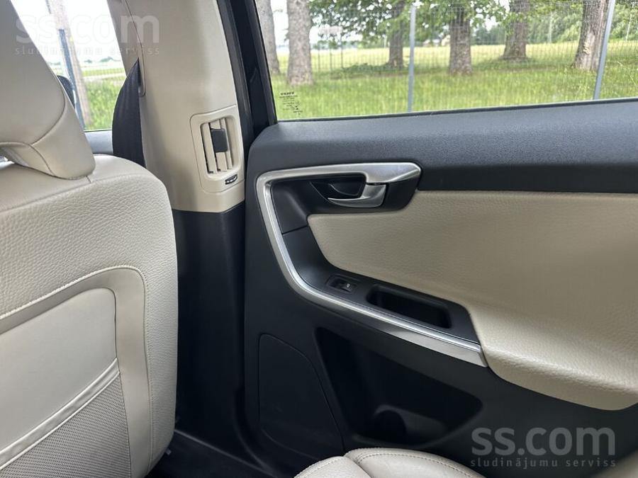 Melns Volvo XC60 2013 Cēsis, ar dzinēja tilpumu 2.00 L un nobraukumu 0 tūkst. km par 10800 €, foto 25 vietnē AUTOMOTO.COM.LV